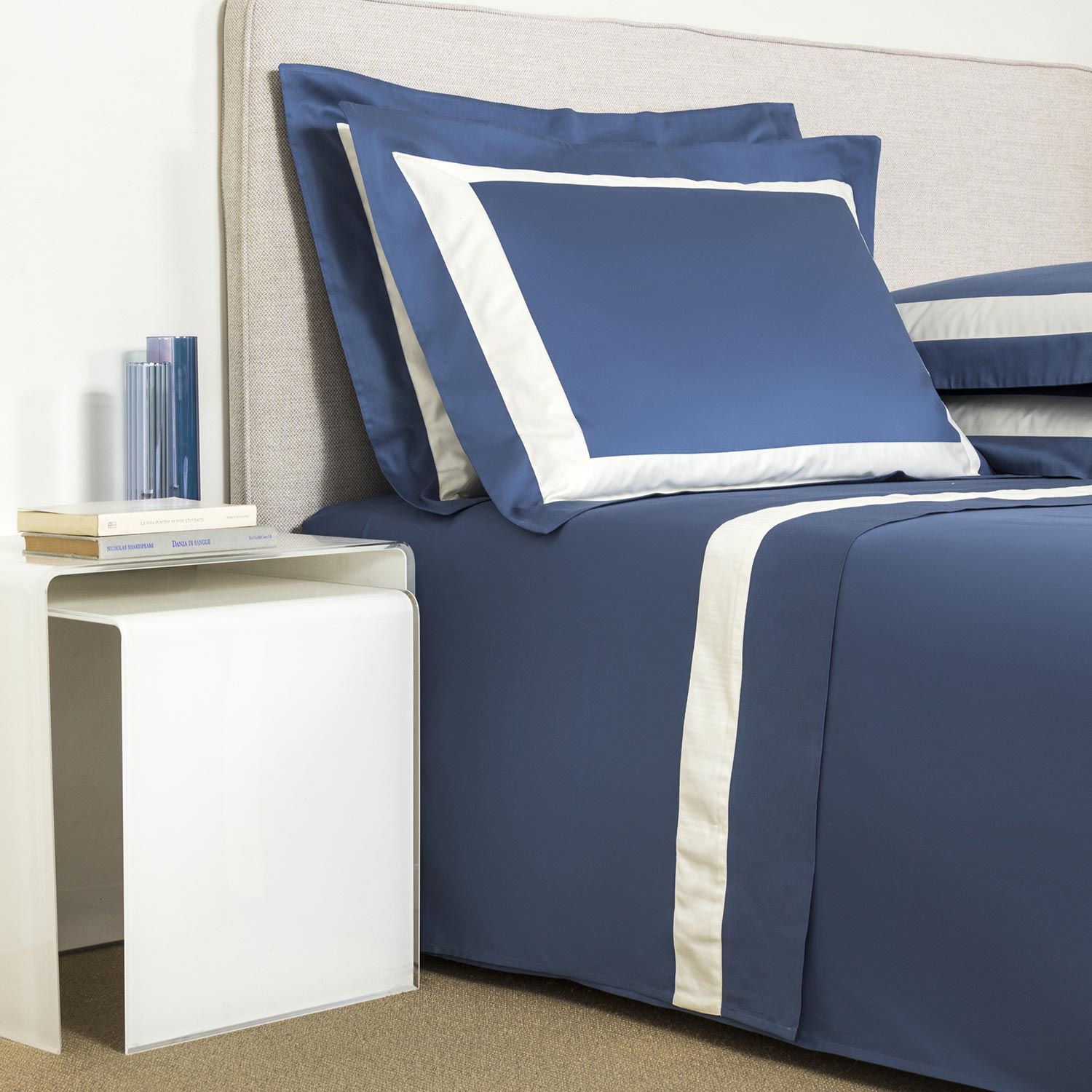 New Horizon Sheet Set Brit Blue Ivory | Frette